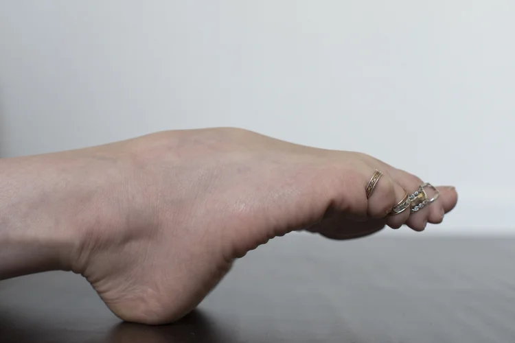 Point (Plantarflexion) vs. Flex (Dorsiflexion) your feet in Yoga — Lana ...