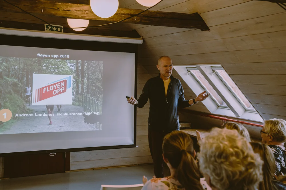 Hva er lykke? ANDREAS LANDSNES — Impact Challenge