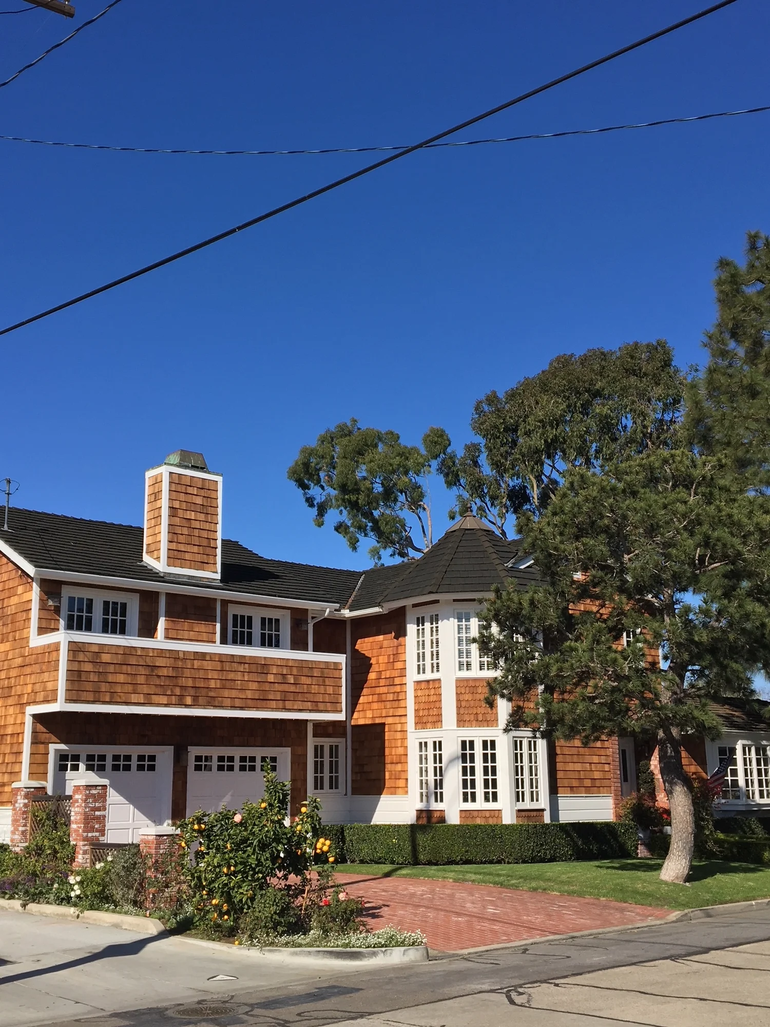 Faux Cedar Shake Siding: 11 Design Ideas to Consider