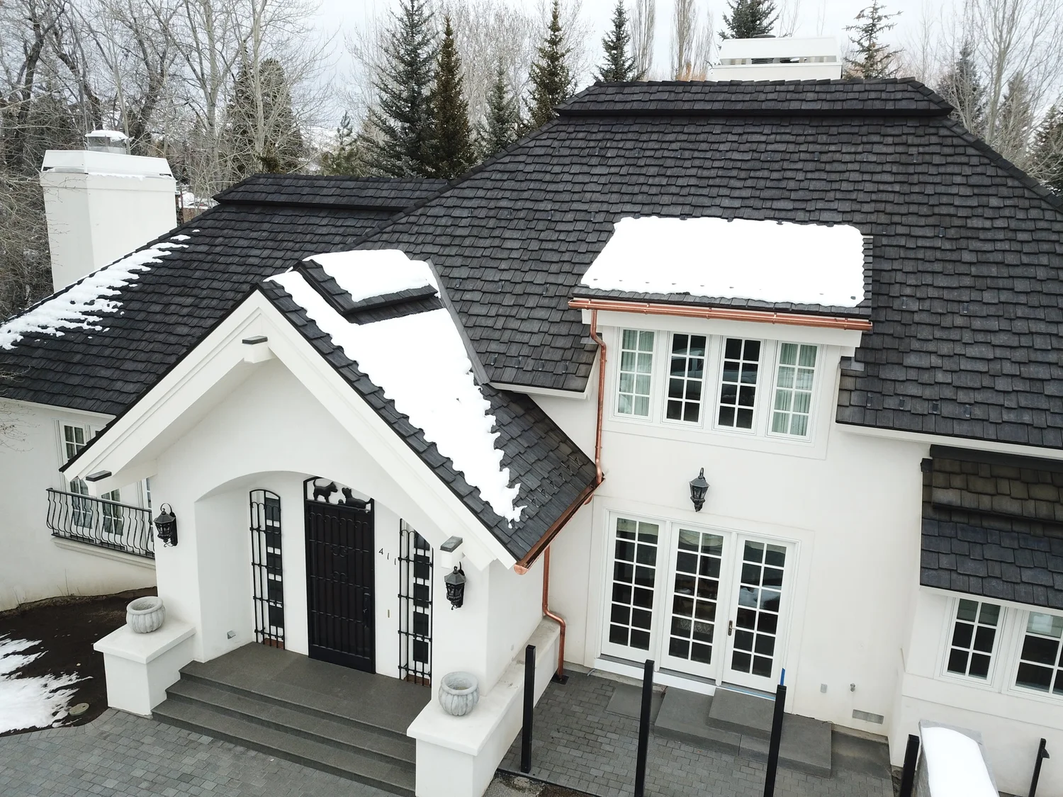 5 Benefits of Cedar Shake Home Designs and How to Incorporate Them