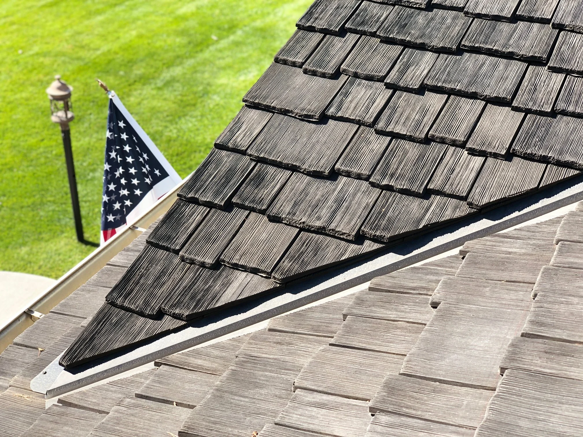 4 Popular Colonial Style Roof Shingles | CeDUR