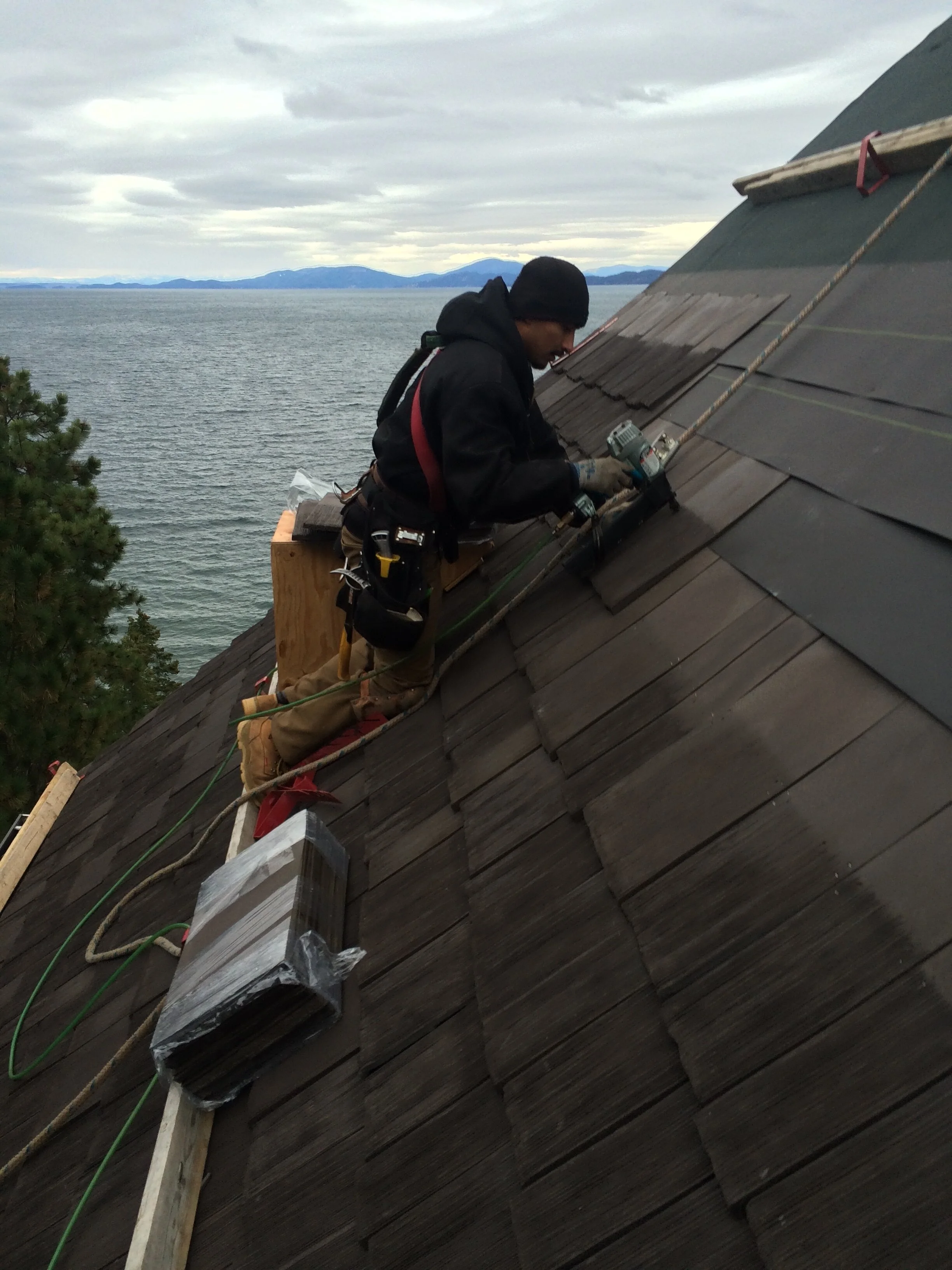 Composite Cedar Shake Roof Tiles | Faux Synthetic Wood Shingles