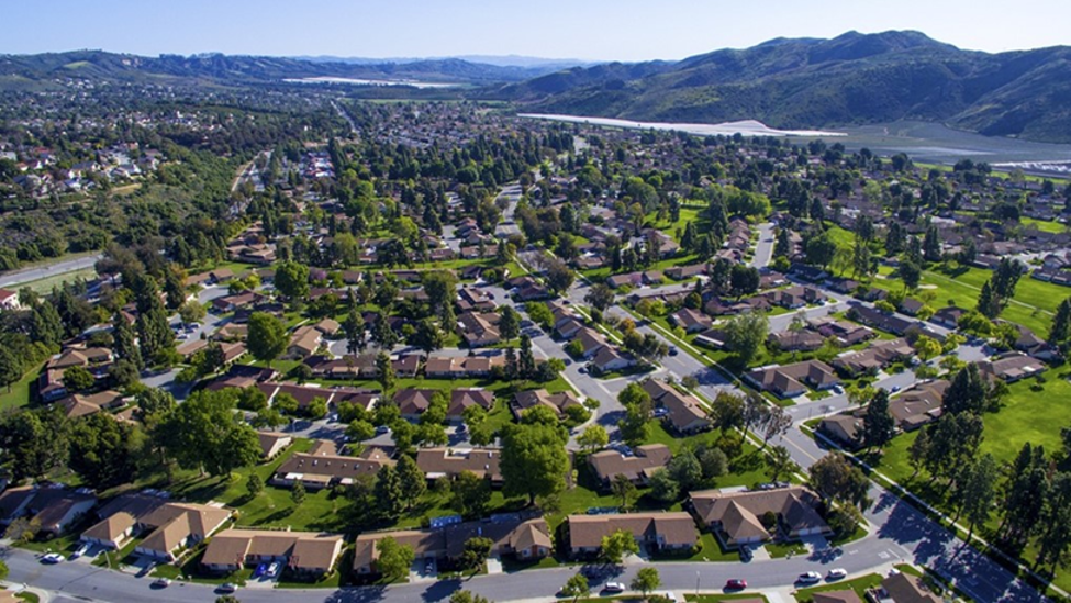 What is a HOA? A Complete Guide to Homeowners Associations