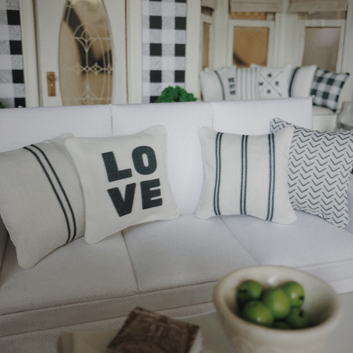 Pillows — Jessica Cloe Miniatures