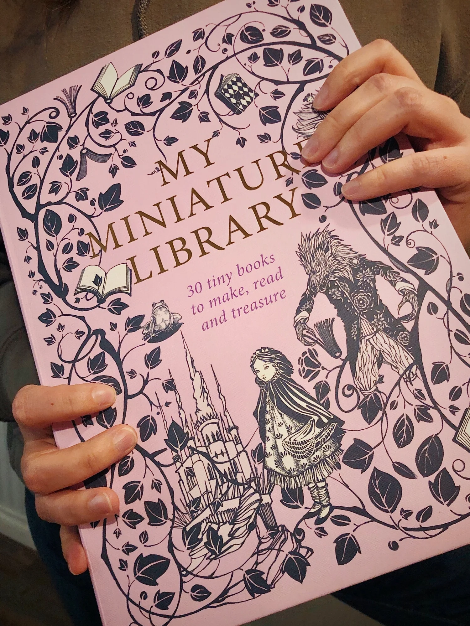 My Miniature Library (Book Review) — Jessica Cloe Miniatures
