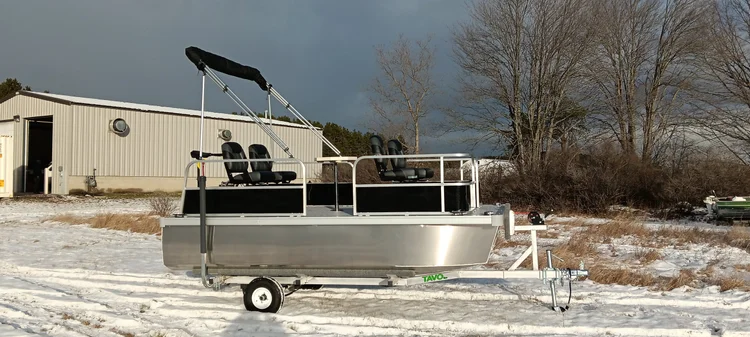 TAVO TOON P-4: four-person compact pontoon boat, lg deck and playpen ...