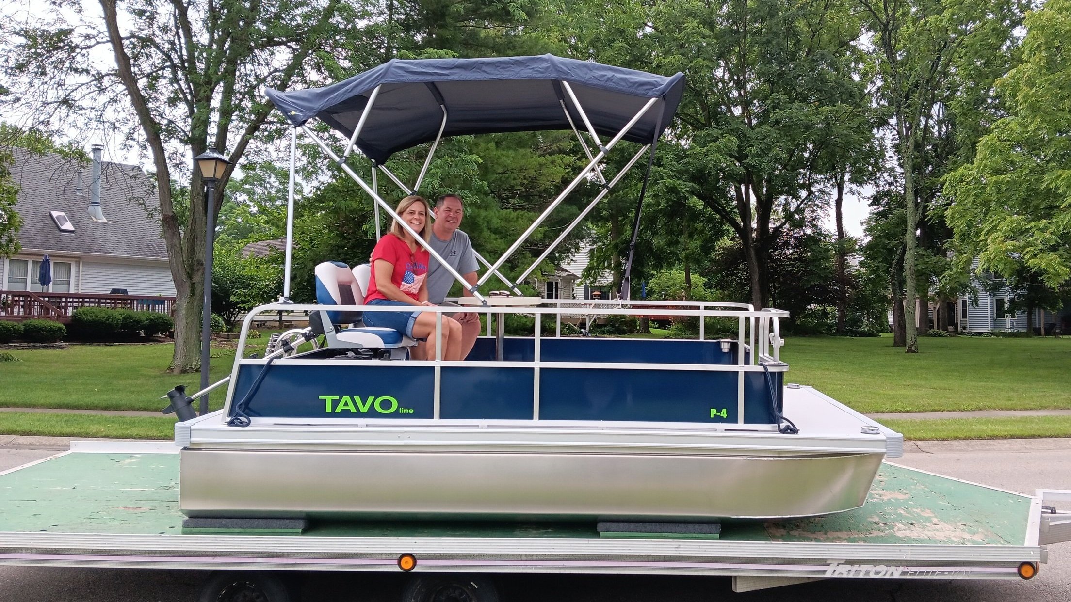 TAVO TOON P-4: four-person compact pontoon boat, lg deck and playpen ...