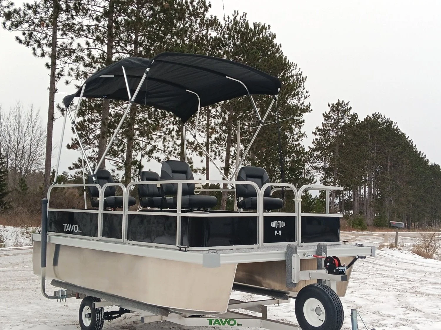 TAVO TOON P-4: four-person compact pontoon boat, lg deck and playpen ...