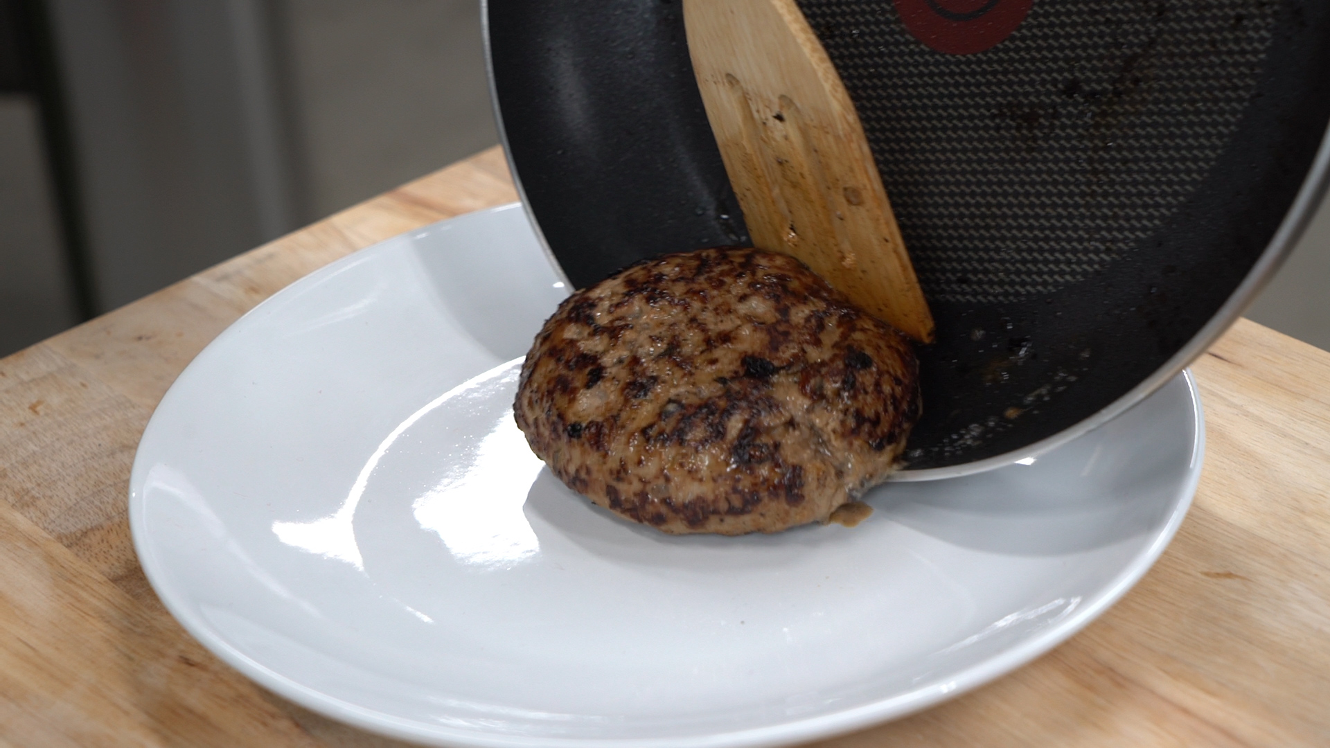 Cooking in Cosplay: Flower-topped Hamburgers — ANIME Impulse