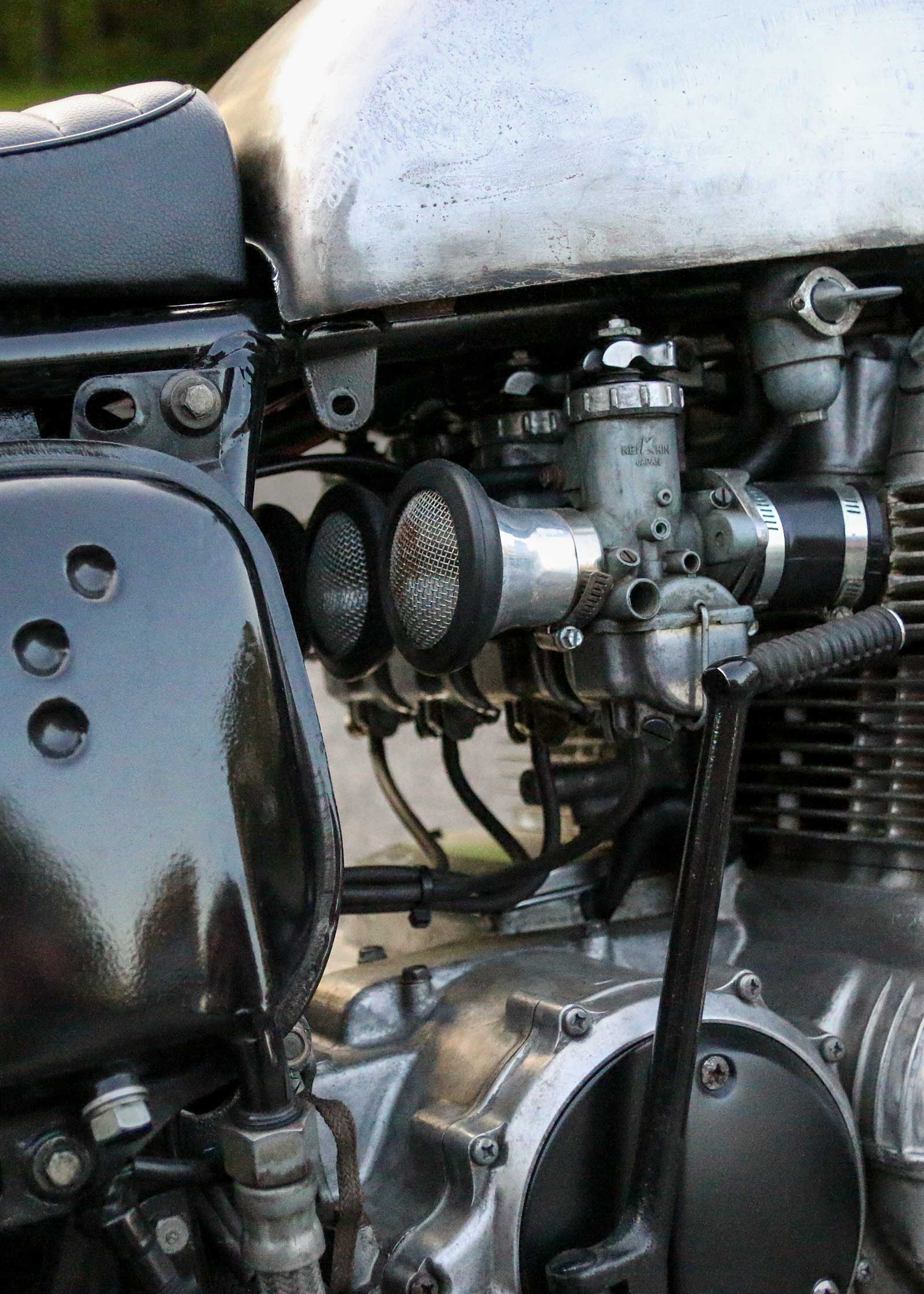 Cafe Racer Velocity Stacks | Reviewmotors.co