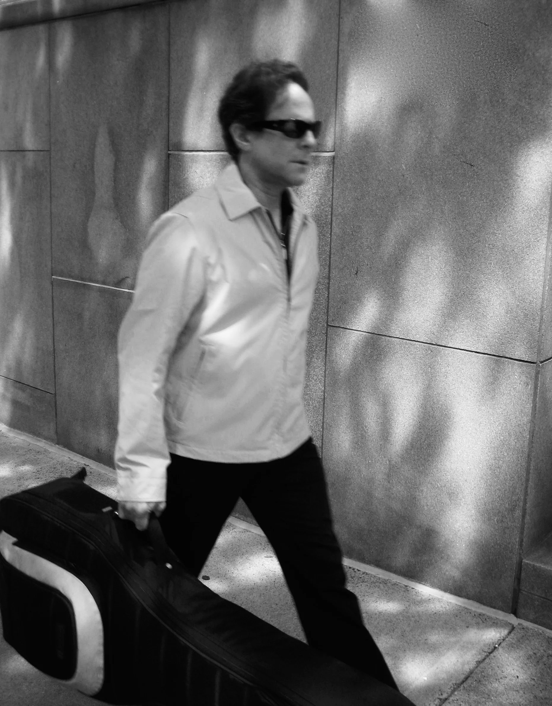 MONOCASES — Jonathan Auerbach