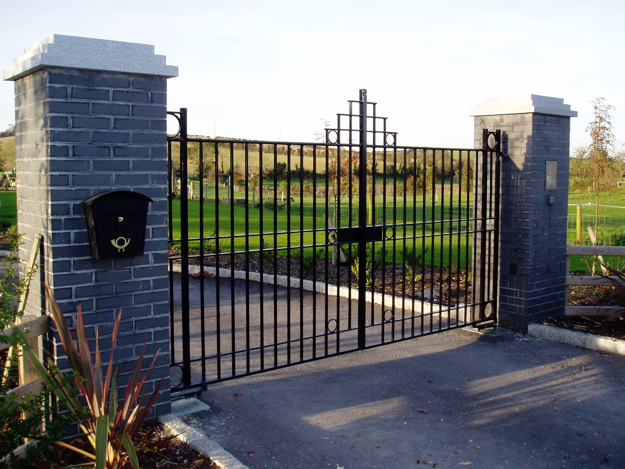 Metal Gates — Securequip