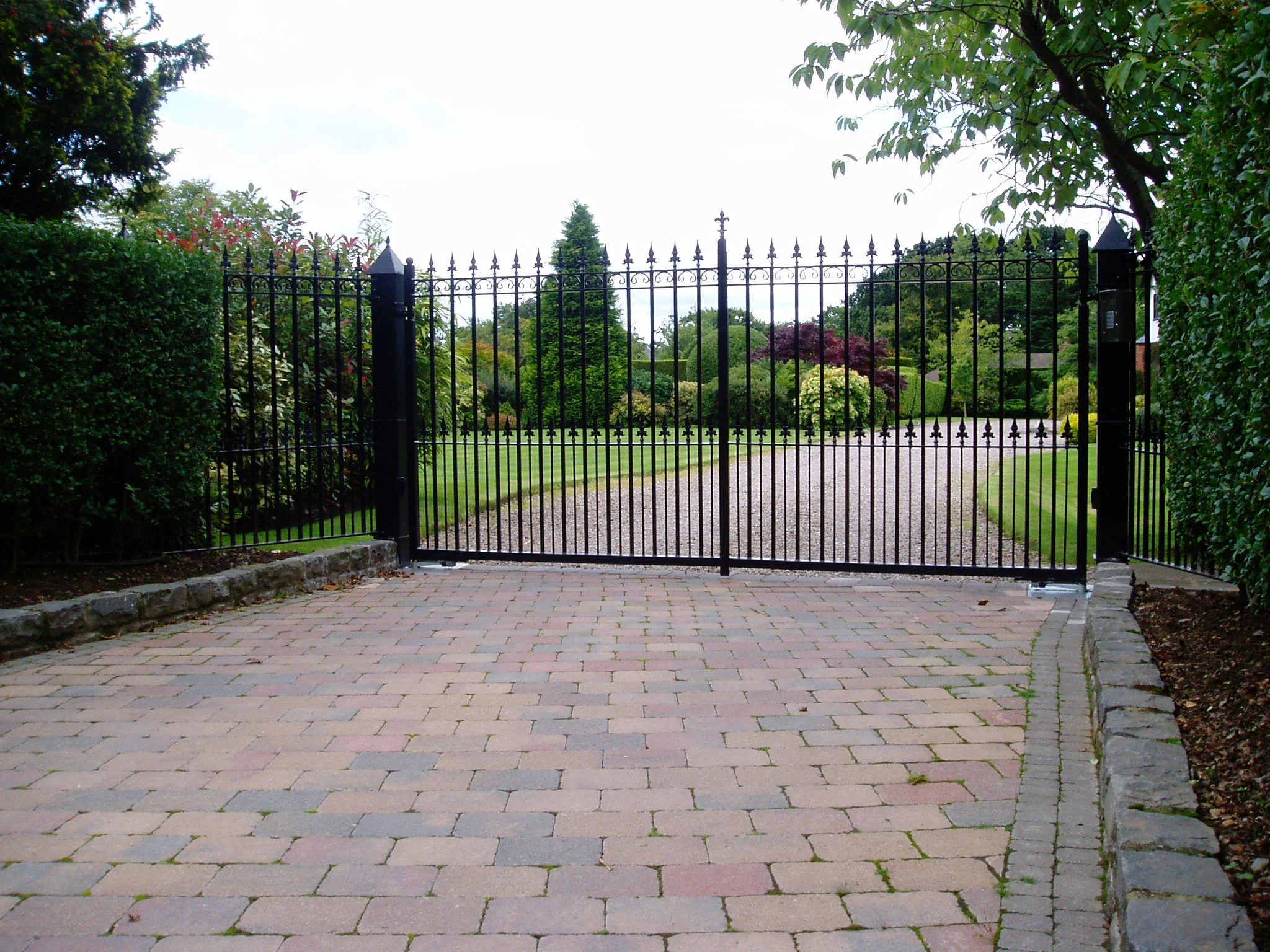 Metal Gates — Securequip