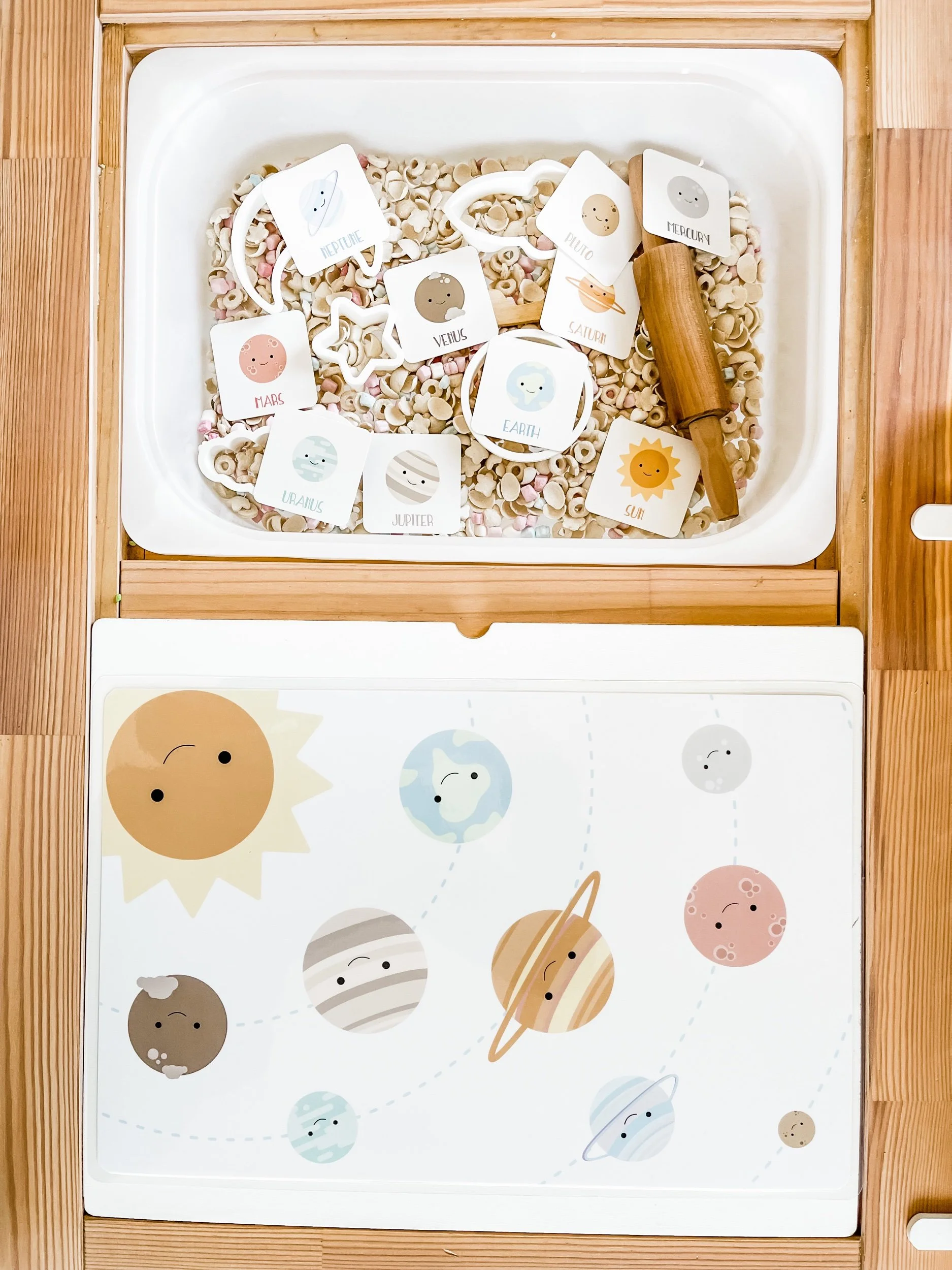 Goodnight Fox - Outer space sensory play