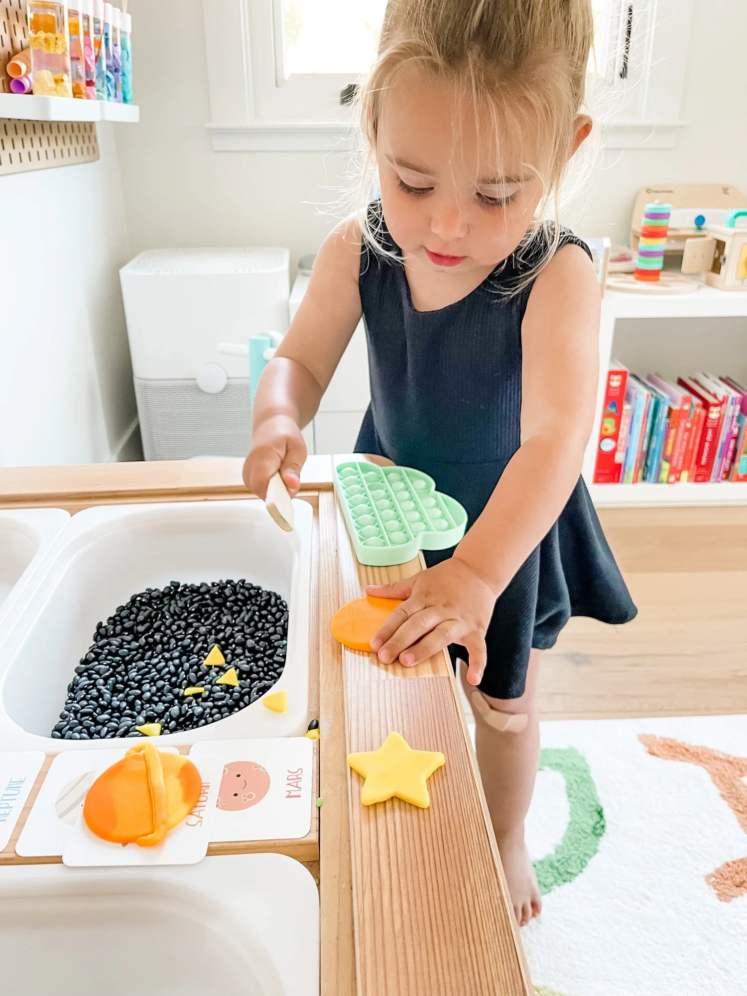 Goodnight Fox - Outer space sensory play