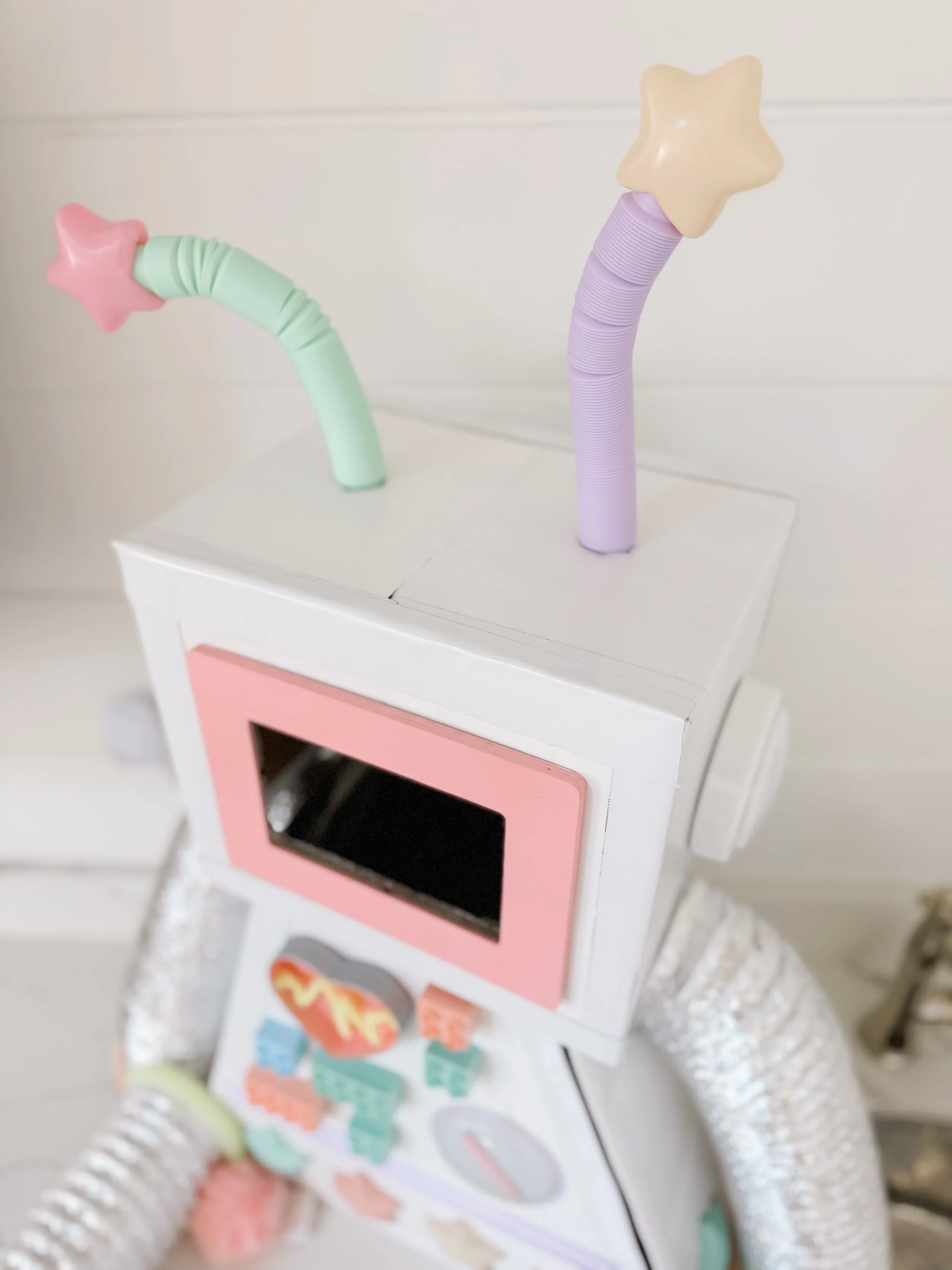 Goodnight Fox - DIY Kids Robot Costume for Halloween: Step-by-Step Guide