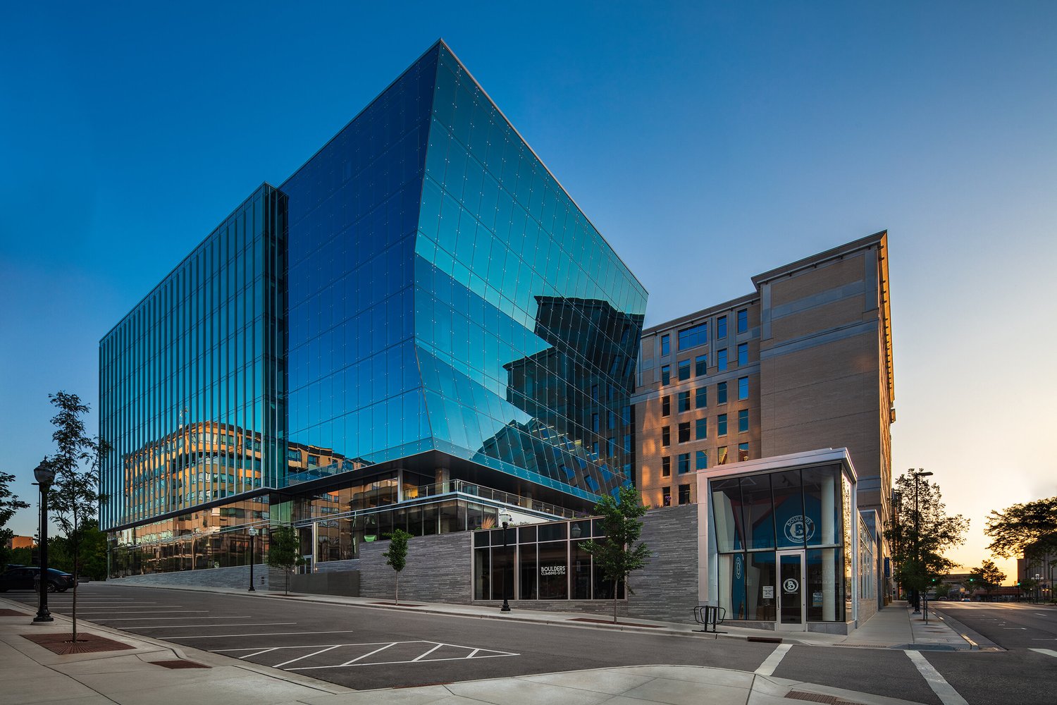 25 W Main Street/The Pressman — Valerio Dewalt Train