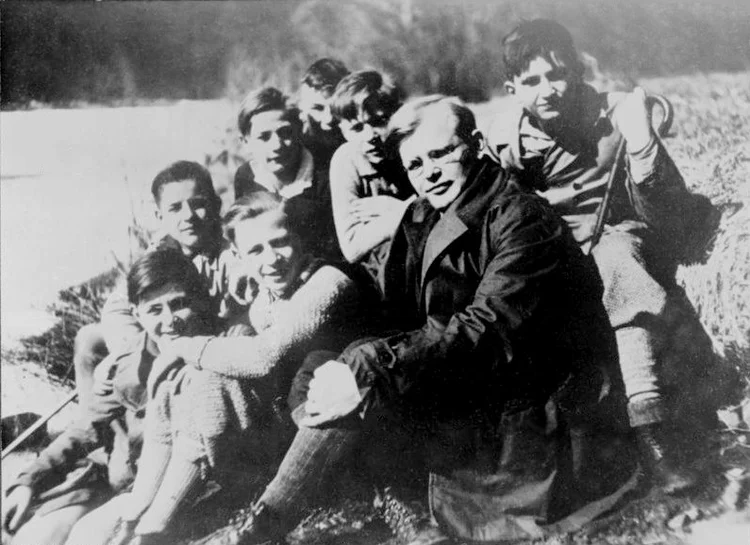 April 1945 Germany - Dietrich Bonhoeffer and the Spoke in the Wheel by ...