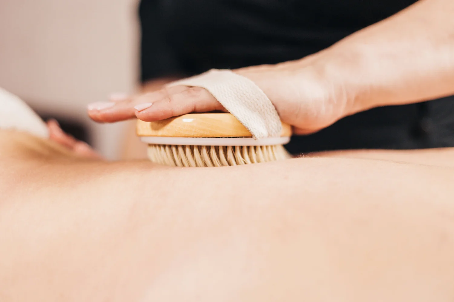Dry Brushing Skin Spa