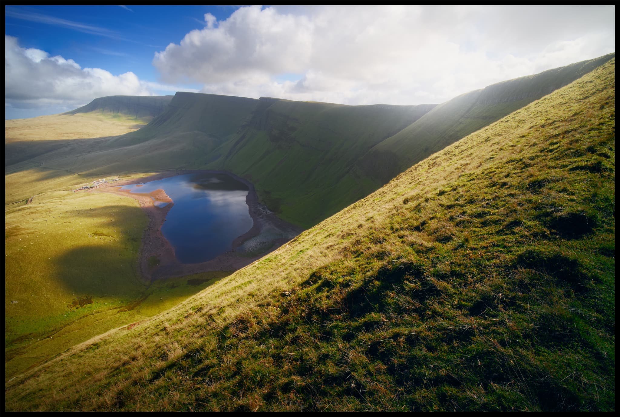 Llyn y Fan Fach, Brecon Beacons, South Wales, Autumn — Ian Cylkowski Photography. Photography