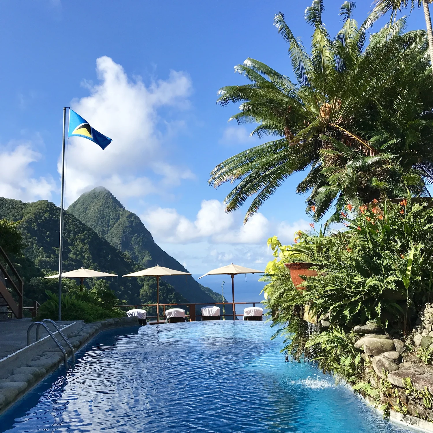 Sarah Sleeps Around: Ladera — JetSetSarah