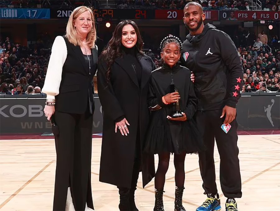 Vanessa Bryant Celebrates Chris Paul EEW Magazine Vanessa Bryant Celebrates Chris Paul EEW Magazine