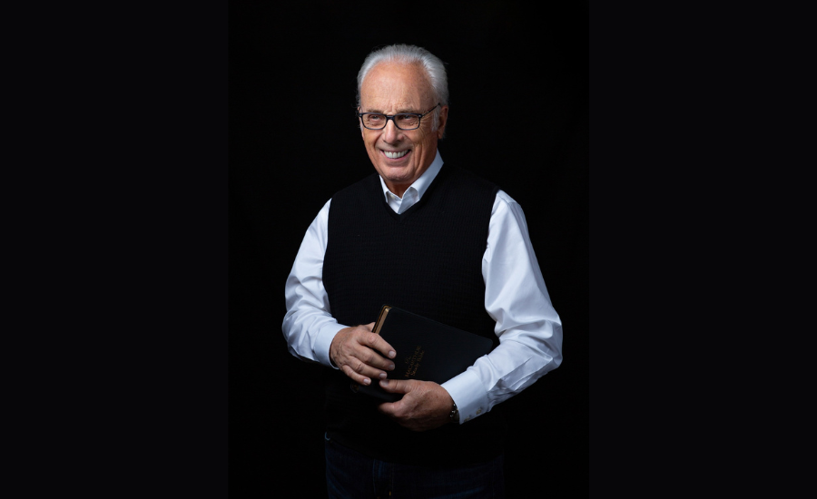 John MacArthur, Influential Evangelical Pastor, Dies at 86 — EEW Magazine
