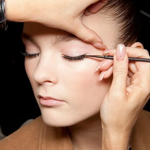 Victoria Fox - Makeup Artist