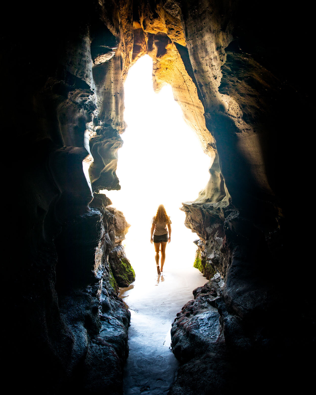How to access the incredible sea caves at Ghosties Beach — Walk My World