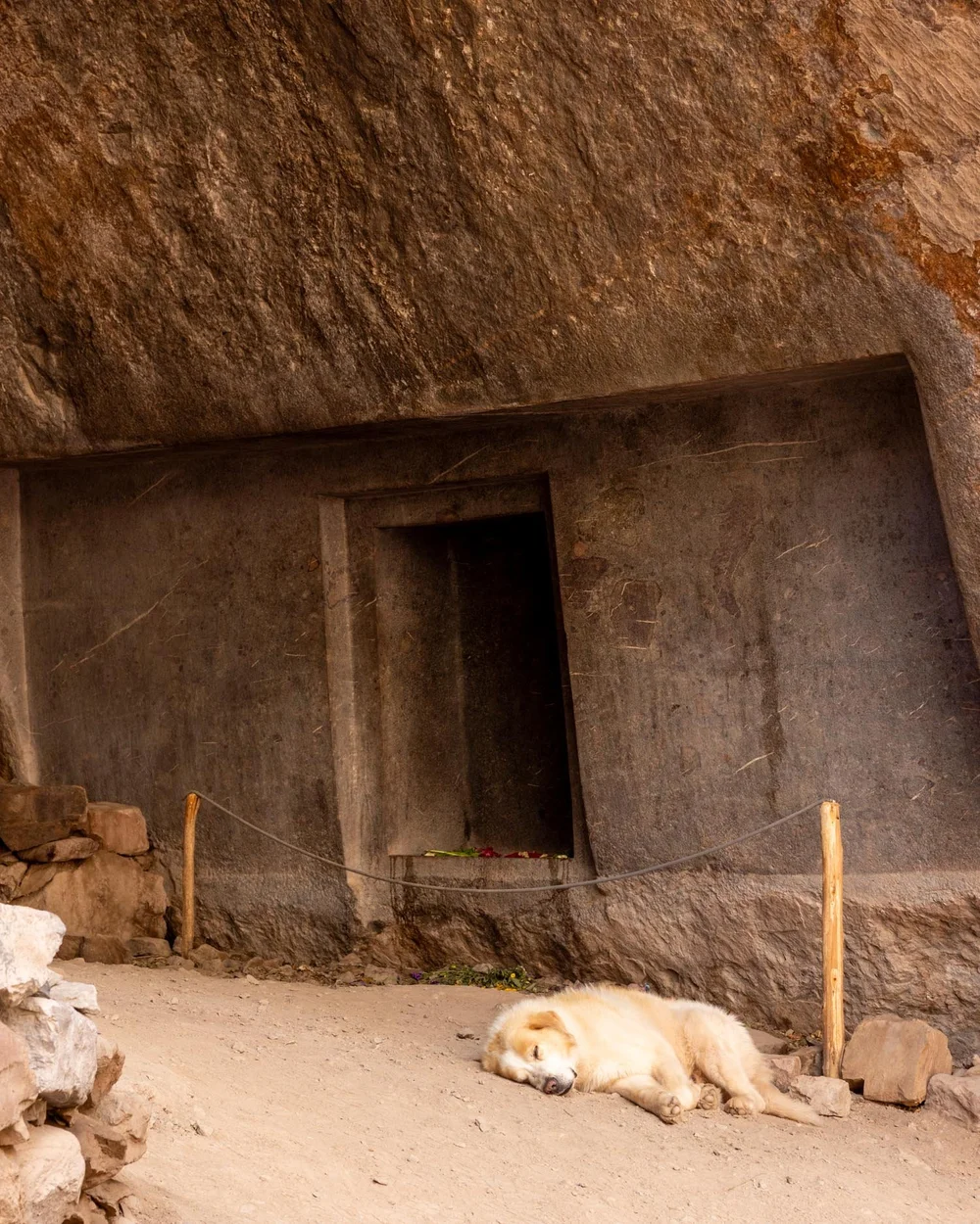 Naupa Iglesia: the mysterious cave altar just outside Ollantaytambo ...