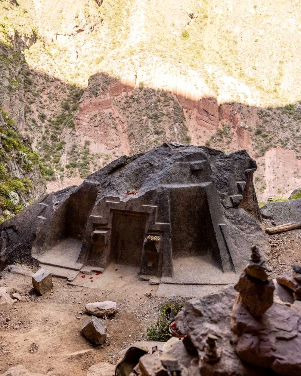 Naupa Iglesia: the mysterious cave altar just outside Ollantaytambo ...