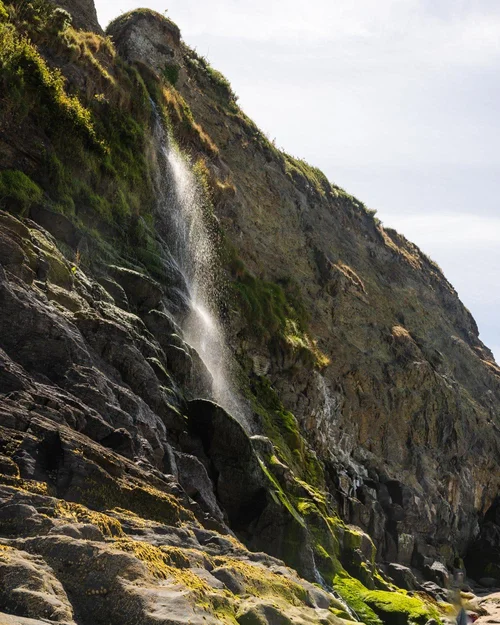 Tresaith Waterfall: how to find it plus tips for tides and rainfall ...
