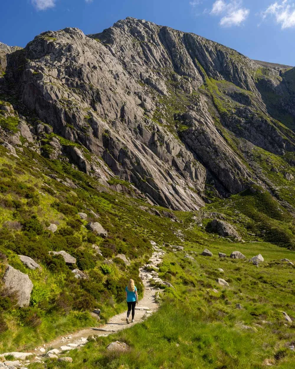 Llyn Idwal: one of the most spectacular easy walks in Snowdonia — Walk ...