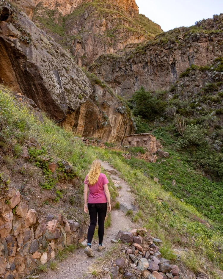 Naupa Iglesia: the mysterious cave altar just outside Ollantaytambo ...