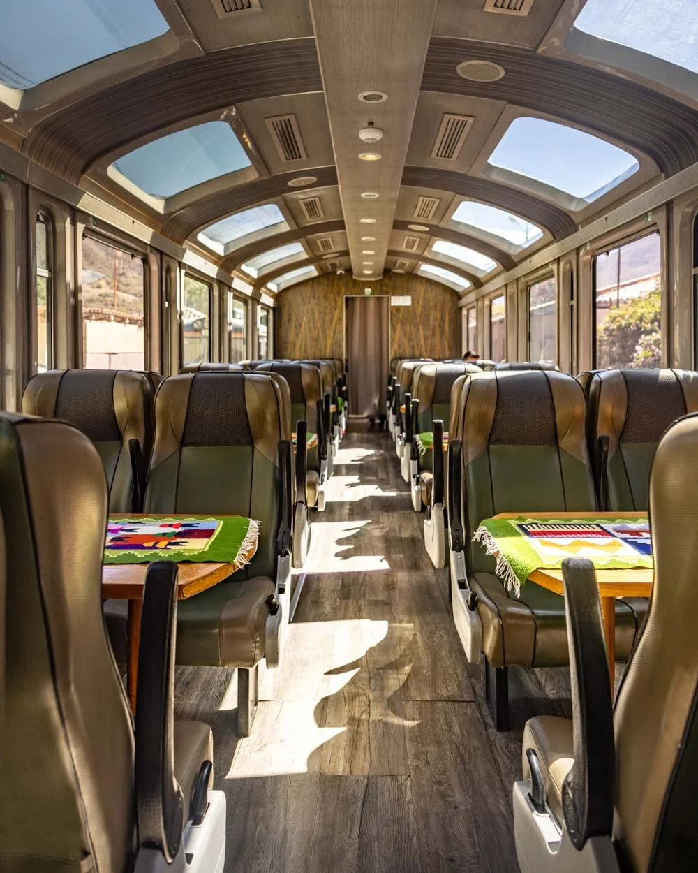 The train to Machu Picchu: the Peru Rail Vistadome Carriage vs ...