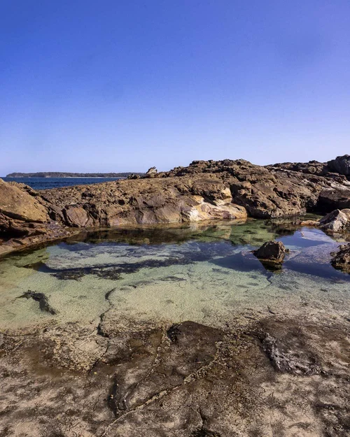 Mermaid Pool: a spectacular hidden rockpool close to Jervis Bay — Walk ...