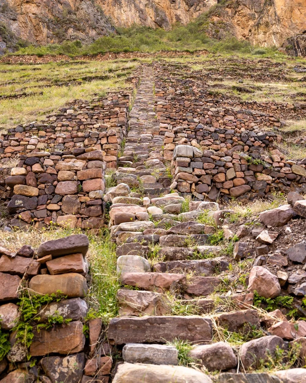 Naupa Iglesia: the mysterious cave altar just outside Ollantaytambo ...