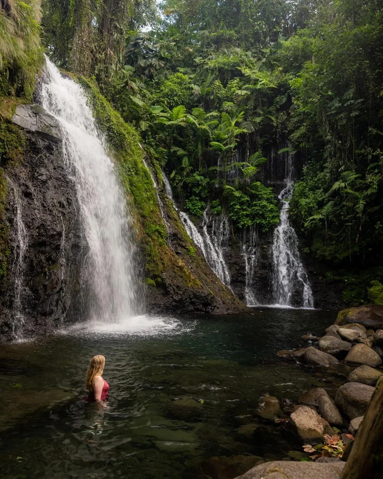 The stunning Cascada Pozo Azul: the biggest waterfall in Bajos Del Toro ...