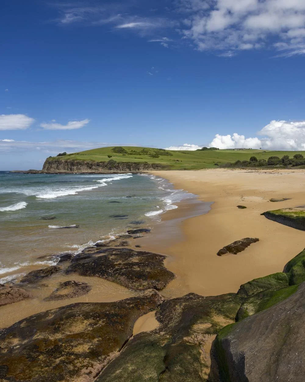 How to find Kiama's hidden sea cave at Walkers Beach — Walk My World