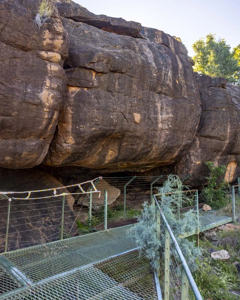 Mulgowan (Yapa) Aboriginal art site: amazing rock art, emus and red ...