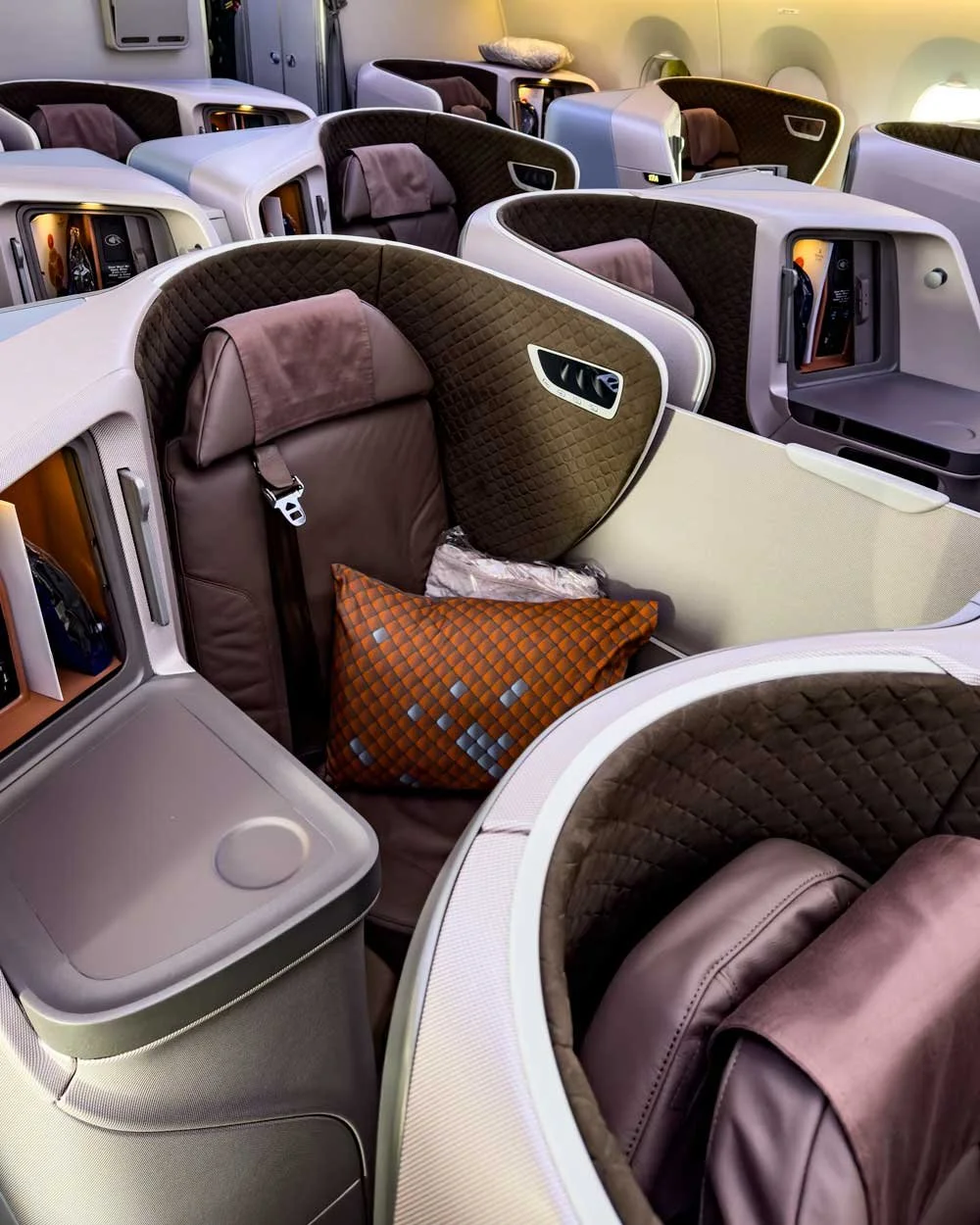 Singapore Airlines A350 Business Class Review: the seat, experience ...