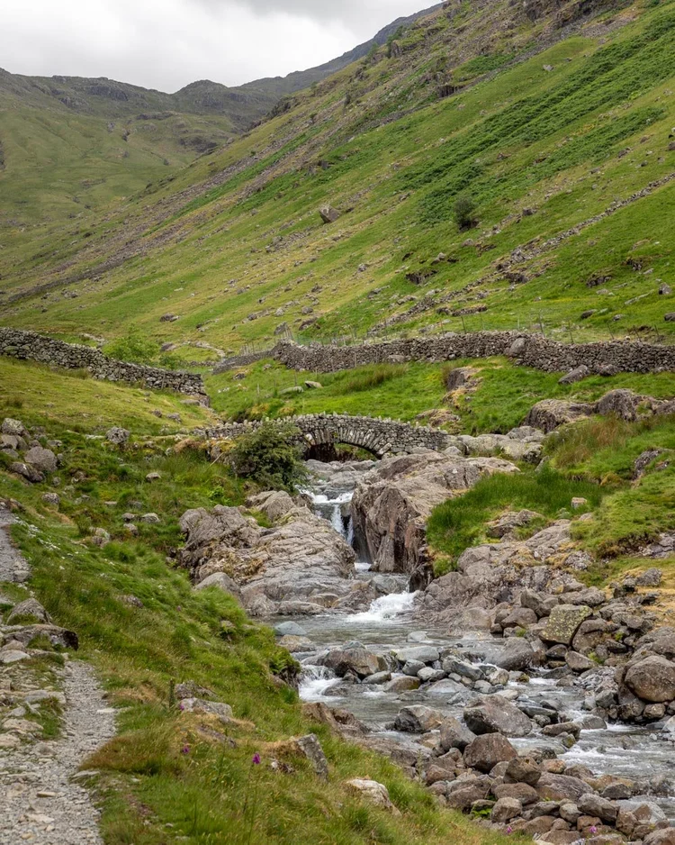 Wild swimming under the gorgeous 18th century Stockley Bridge — Walk My ...
