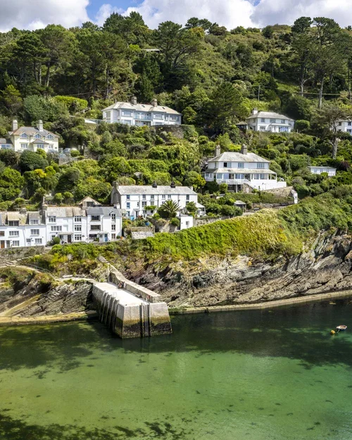 Chapel Pool: what to expect from Polperro's stunning tidal pool — Walk ...