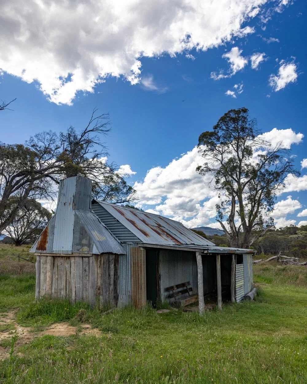 The Settlers Track and the old pioneer huts you can camp beside! — Walk ...