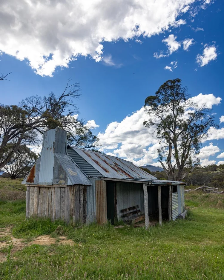 The Settlers Track and the old pioneer huts you can camp beside! — Walk ...