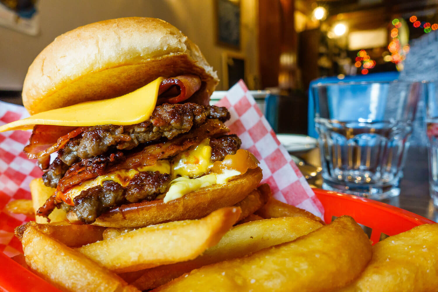 LEAVING: HARRY'S CHARBROILED RESTAURANT — West End Phoenix