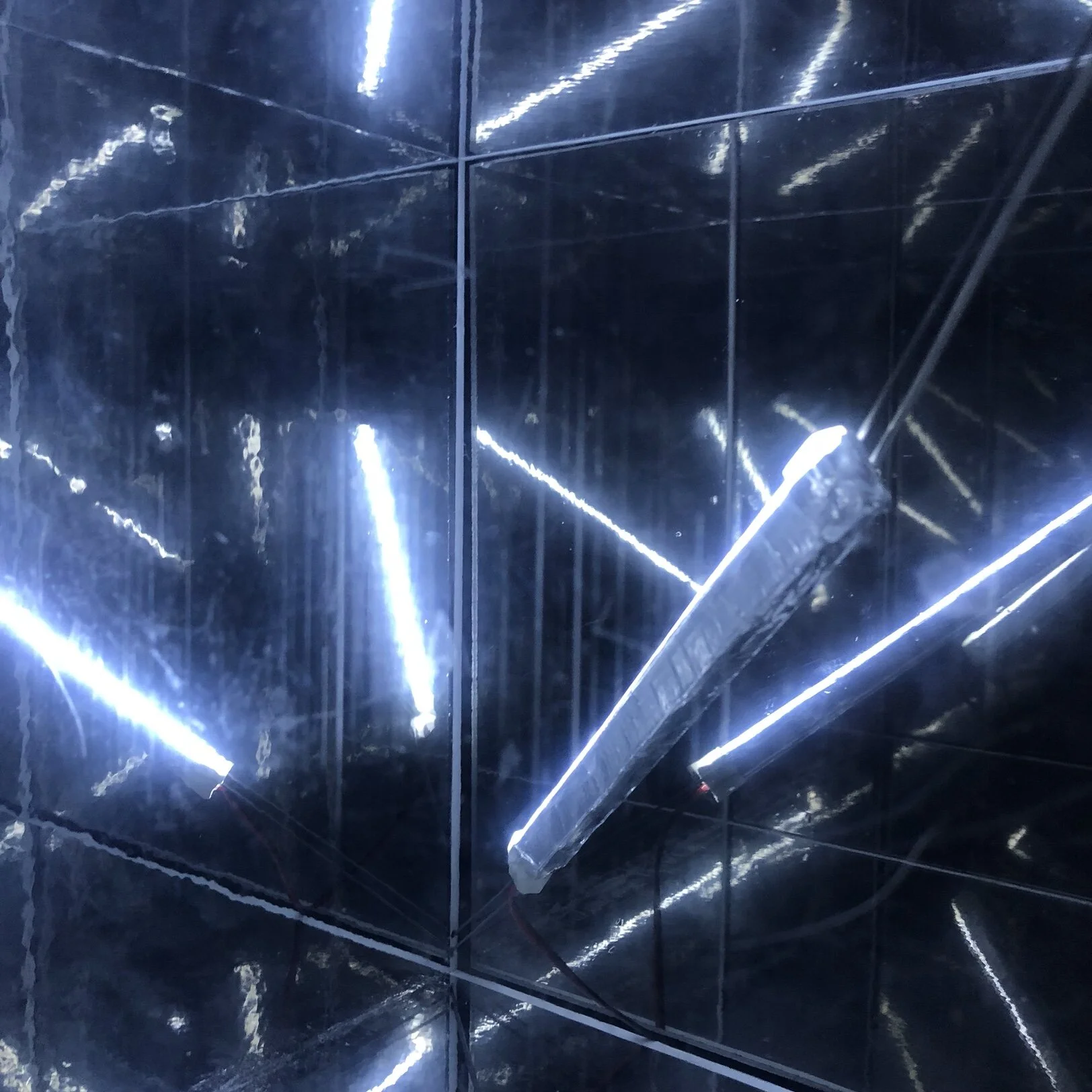 Formal Abstraction and Reflective Luminance — LAWRENCE KIM / A+U LAB