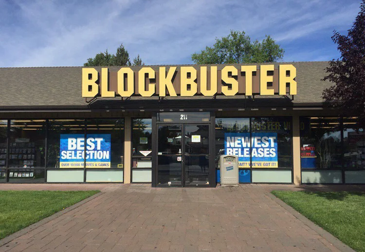 8 Reasons Why Blockbuster Failed & Filed for Bankruptcy