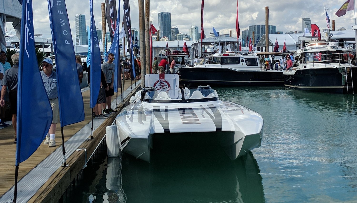 The Cats: New Outboard Tunnels Taking Over — Wave To Wave