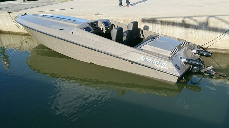 Classic Midsize Sport Boats: Performance and Design from the Nineties ...